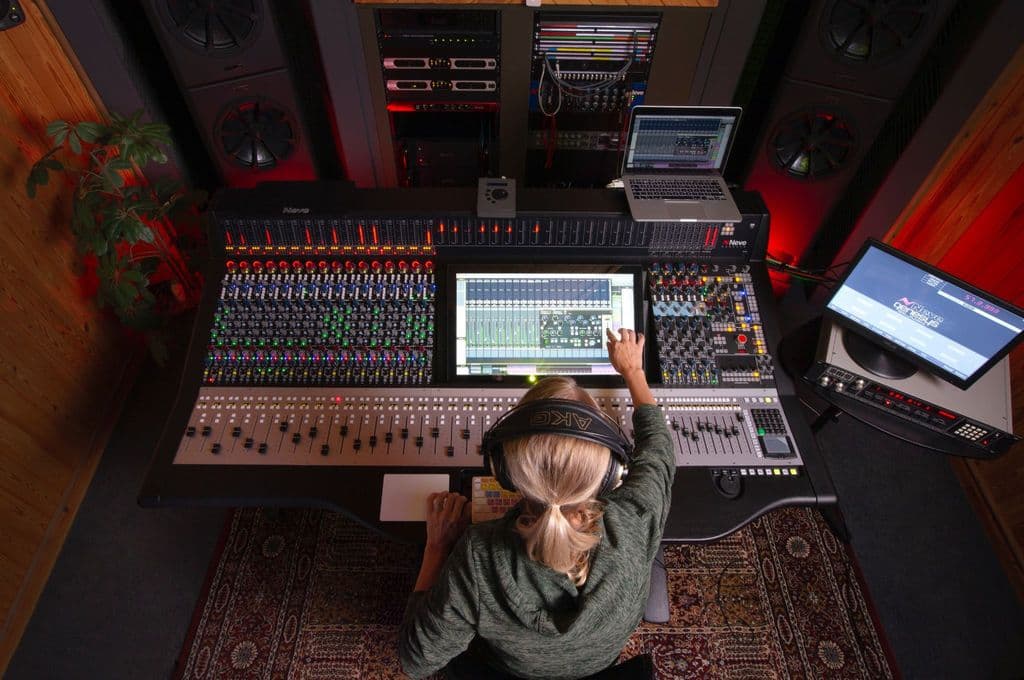 Consoles - AMS | Neve