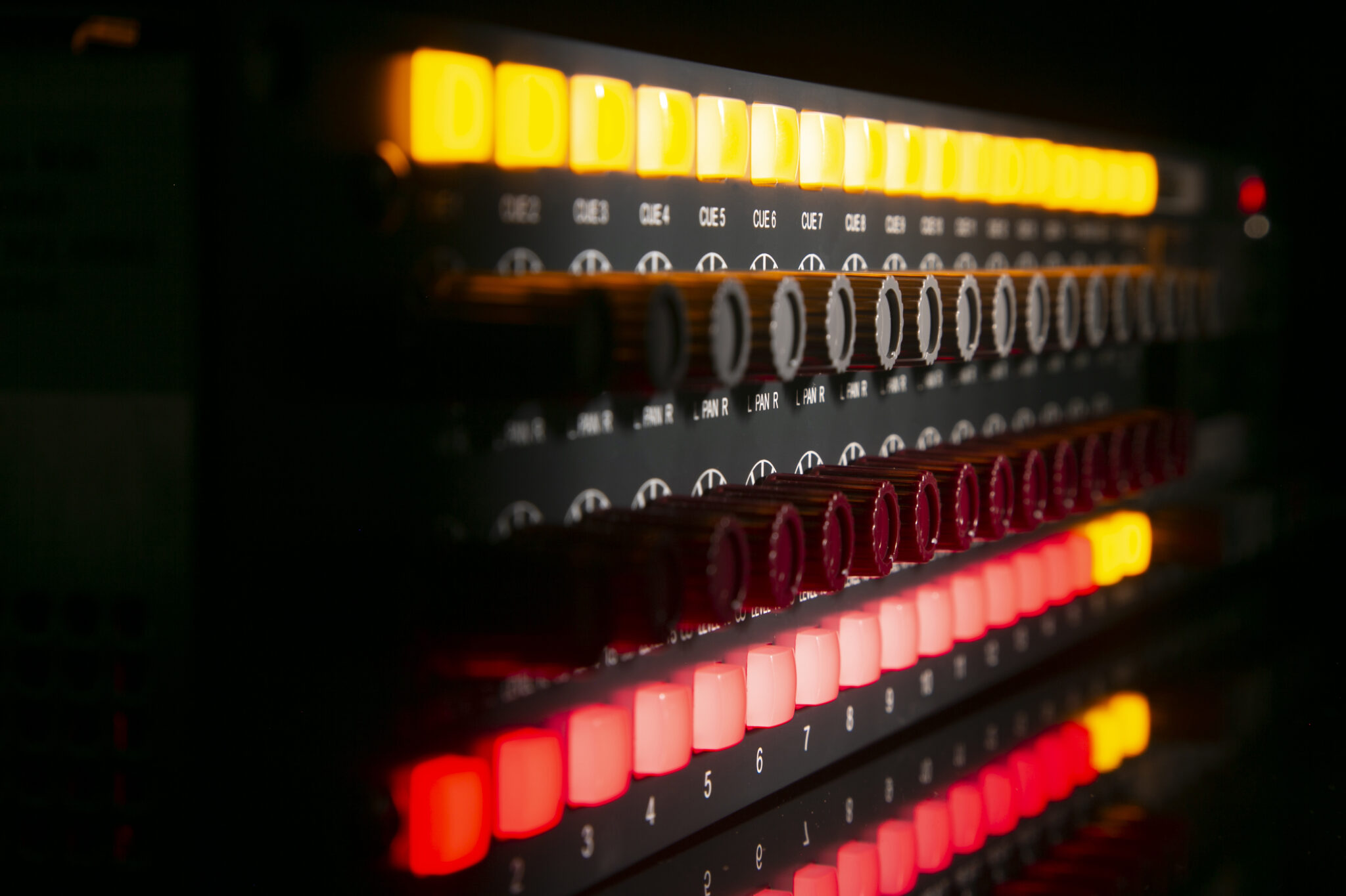 8816 Summing Mixer - AMS | Neve