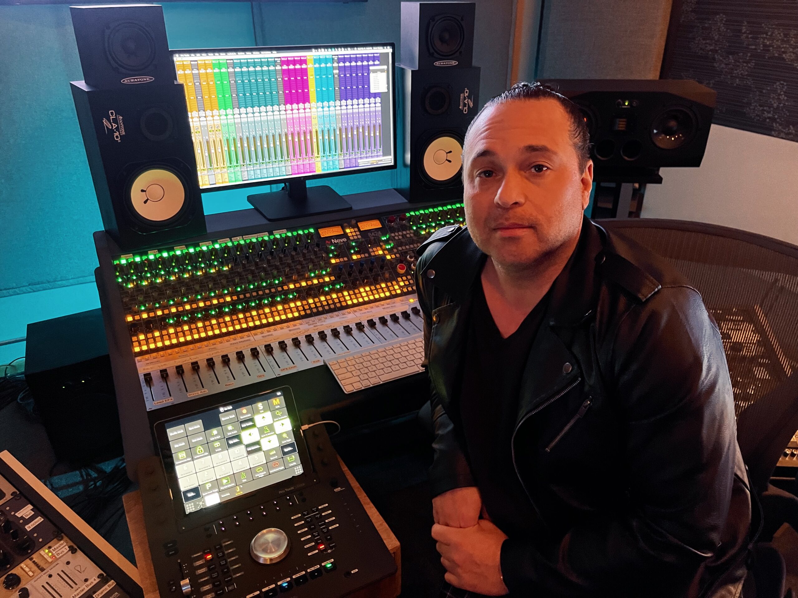 Iconic Performance at the Grammy Awards Mixed on the Neve 8424 - AMS | Neve