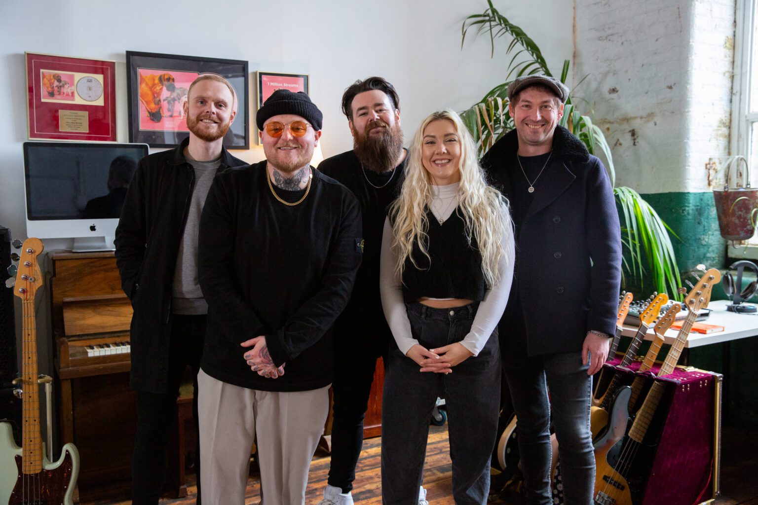 The 33609/N and 1073LB brings Neve Sound to Number One Band - AMS | Neve